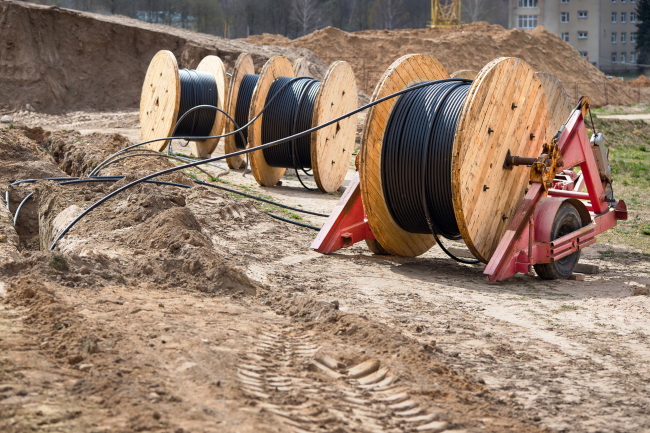 Pros and Cons of Underground Fiber Optic Cable [infographic] | Network ...